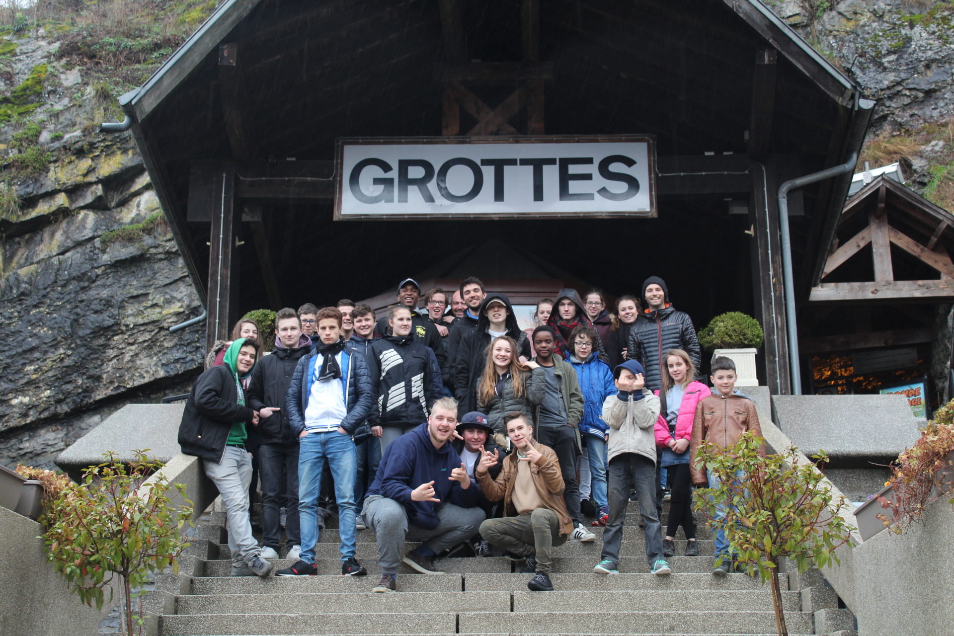 Les internes en visite aux grottes de Remouchamps - Athénée Royal de Waimes